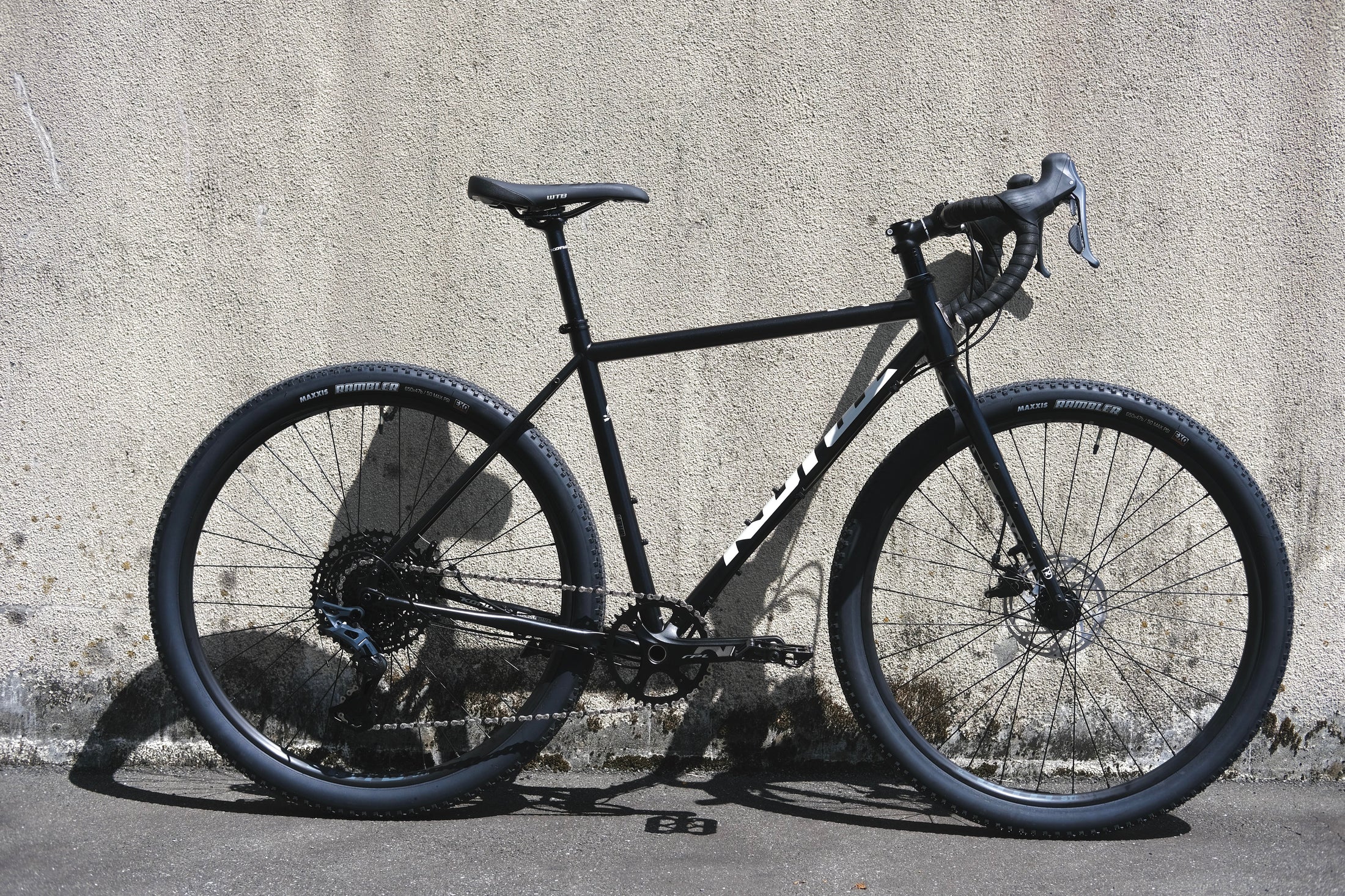 【新入荷】KONA ROVE ST 初めてのグラベルツーリングにベストなチョイス – OYOT cyclery